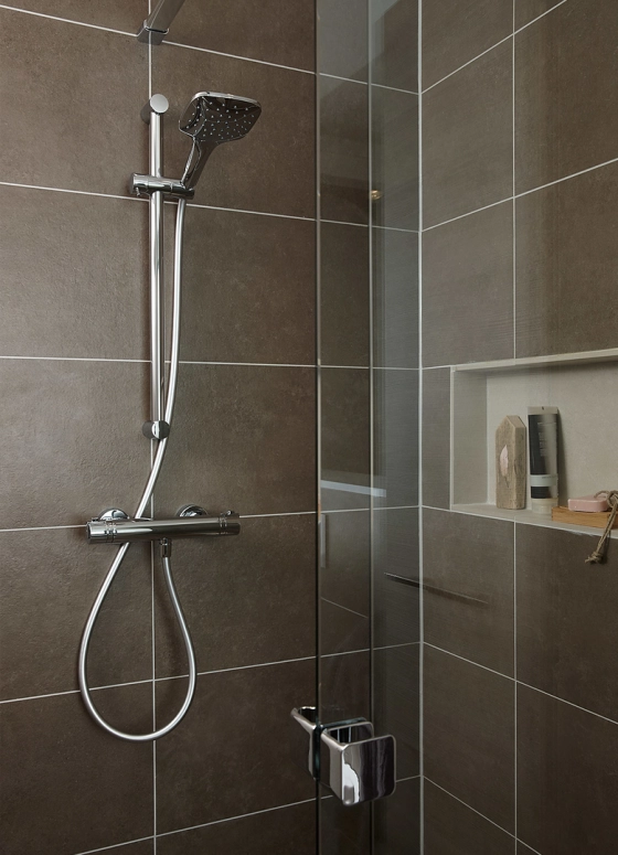 Kleine badkamer met inloopdouche? Laat je verrassen - Bubbelshop Badkamers