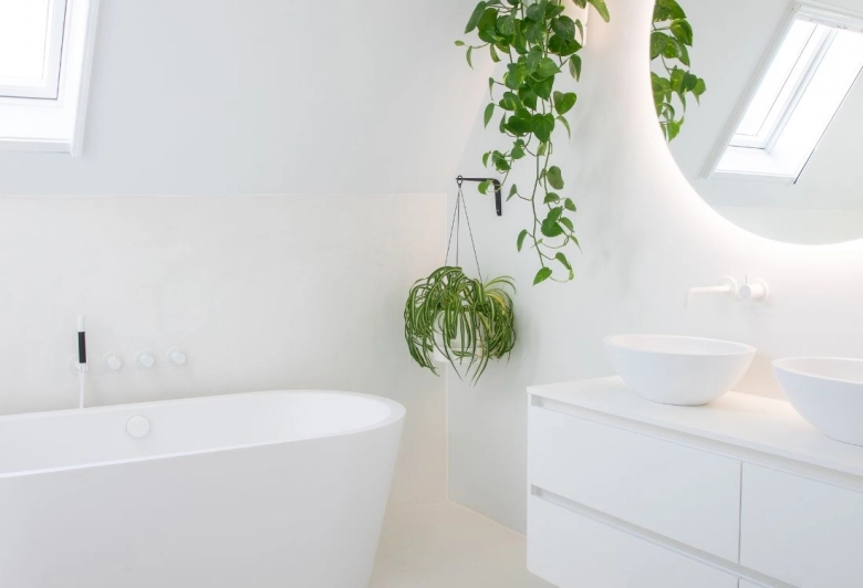 Trend: wit in de badkamer - Baden+