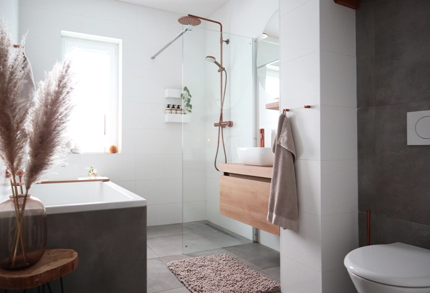 Binnenkijken bij badkamer make-over - Installatiebedrijf G. Hek